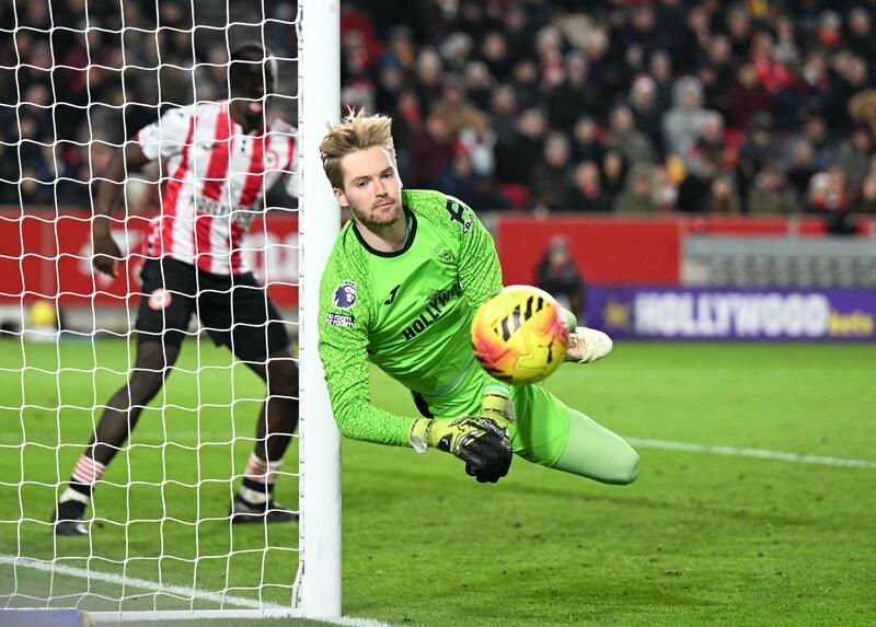 Kelleher saves another penalty as Brentford inflict 10th straight ...