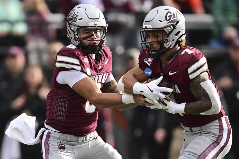 How to watch Montana vs Montana State: Live stream FCS semifinals, TV ...