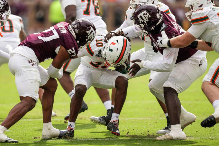 Texas A&M-Miami live updates: Aggies 3, Hurricanes 3 in fourth quarter