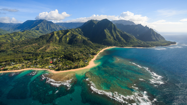 15 essential travel hacks when visiting Hawaii, according to an expert