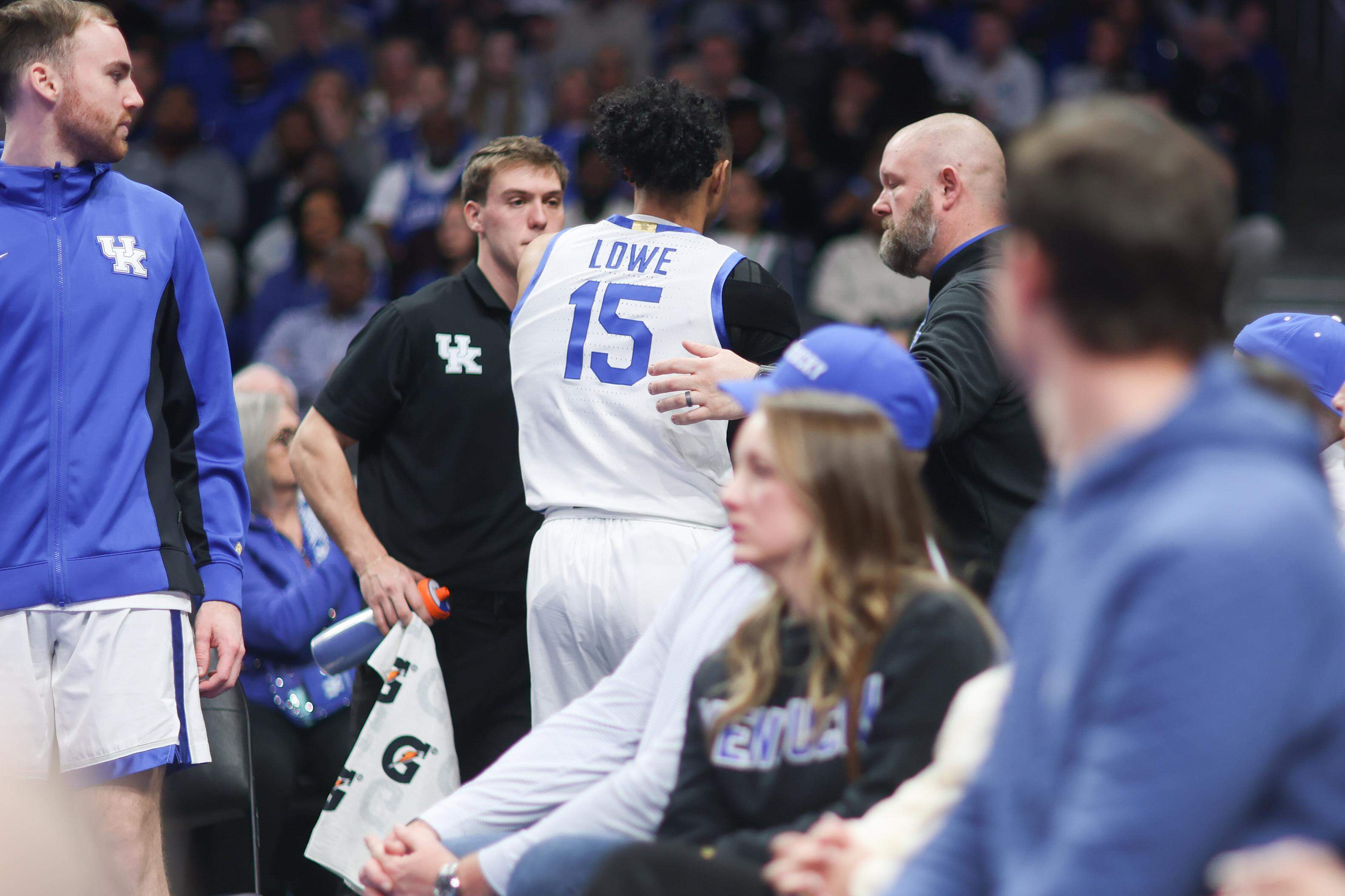 UK basketball guard Jaland Lowe leaves St. John's game with injury