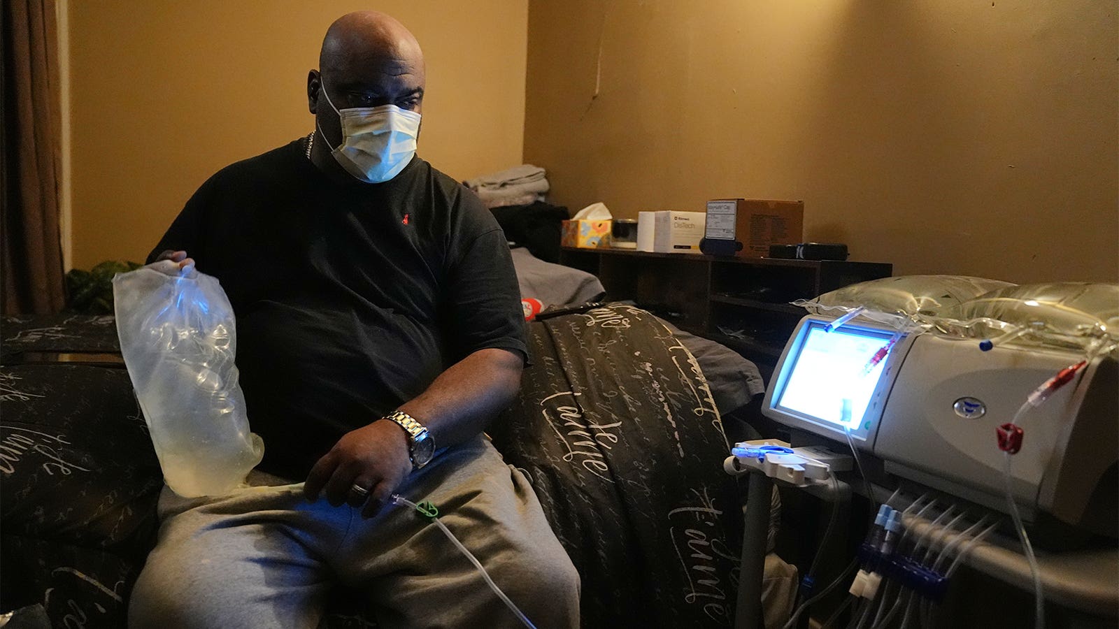 To find living donors for kidney transplants, pilot program turns to ...