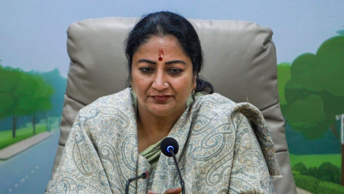 Delhi govt to roll out new EV policy draft by early January, big ...