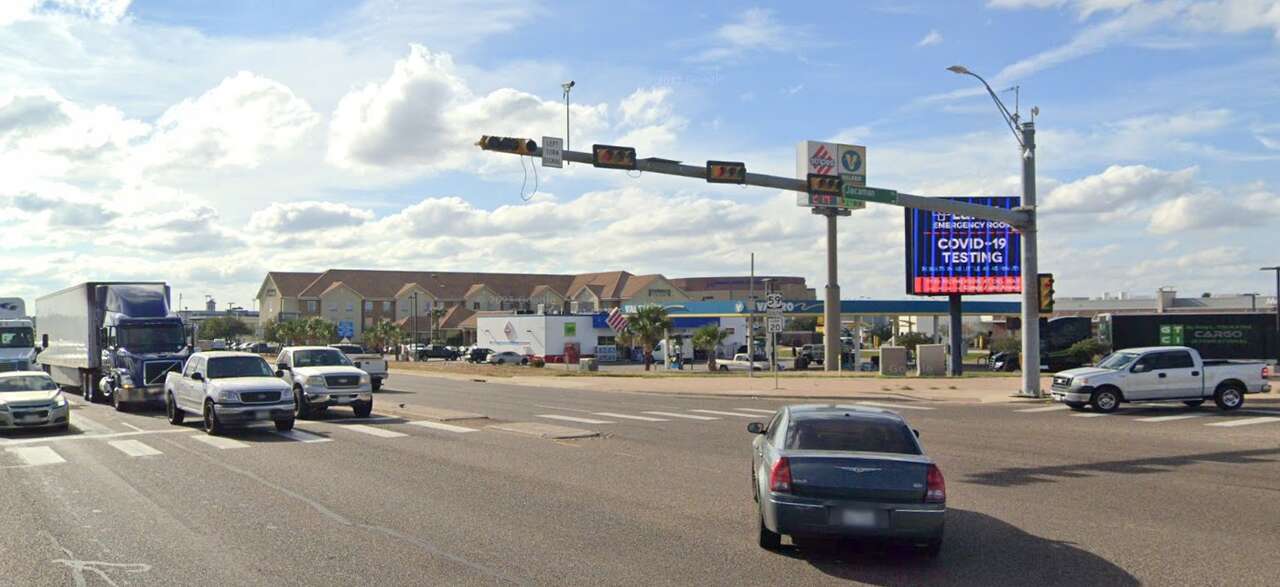 Man critically injured in Loop 20 and Jacaman crash with tractor-trailer