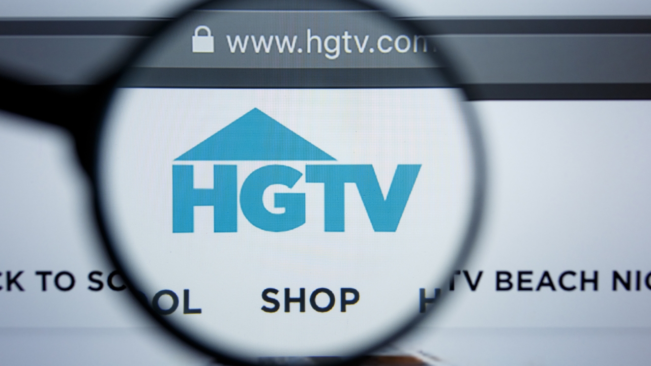 HGTV orders “Wild Vacation Rentals” with D’Arcy Carden and Sherry Cola ...
