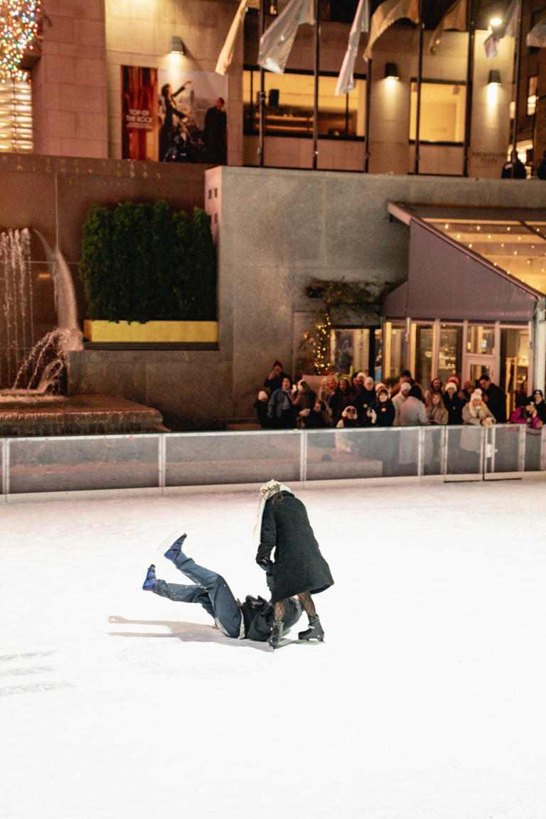 These marriage proposals in iconic NYC landmark flopped—literally