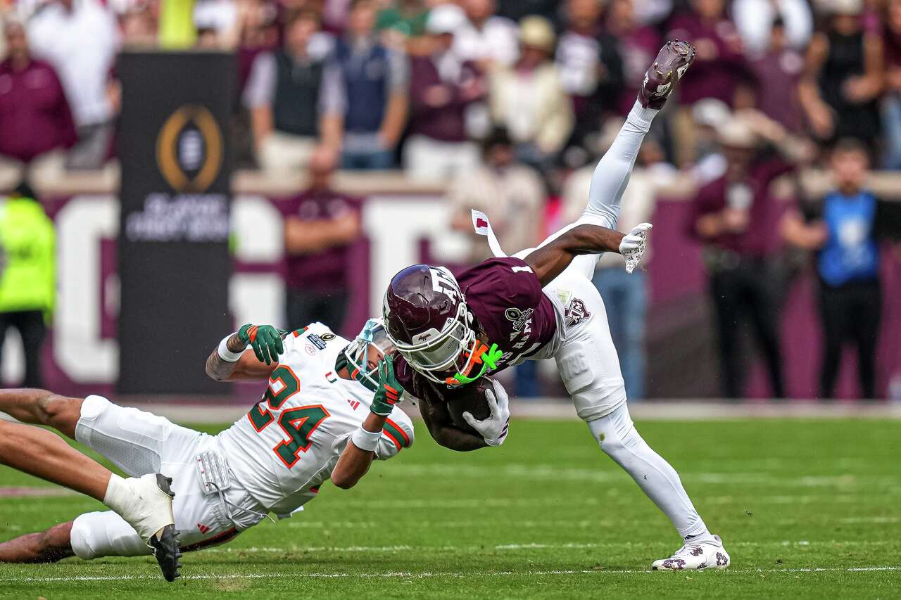 Texas A&M vs Miami: See photos of College Football Playoff game at Kyle ...