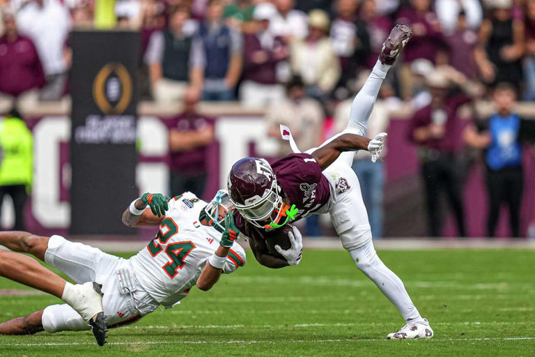 Texas A&M football: Trash-talking Aggies O-line falters vs Miami ...
