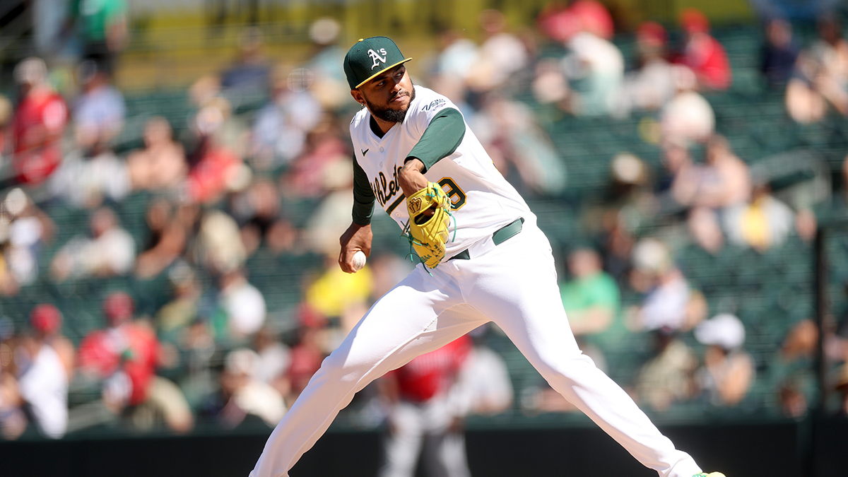 Dodgers make 2 roster signings amid MLB trade rumors