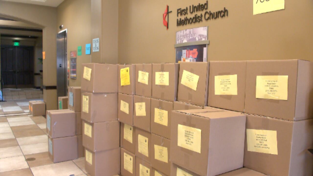 Baton Rouge church packs 200 holiday food boxes for families