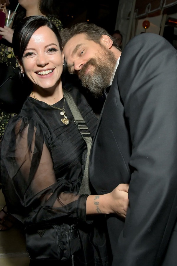 Is Stranger Things actor David Harbour in touch with his daughters ...