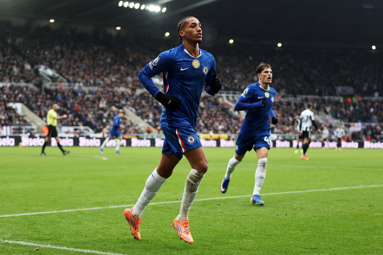 Chelsea fight back from two down to snatch a draw against Newcastle