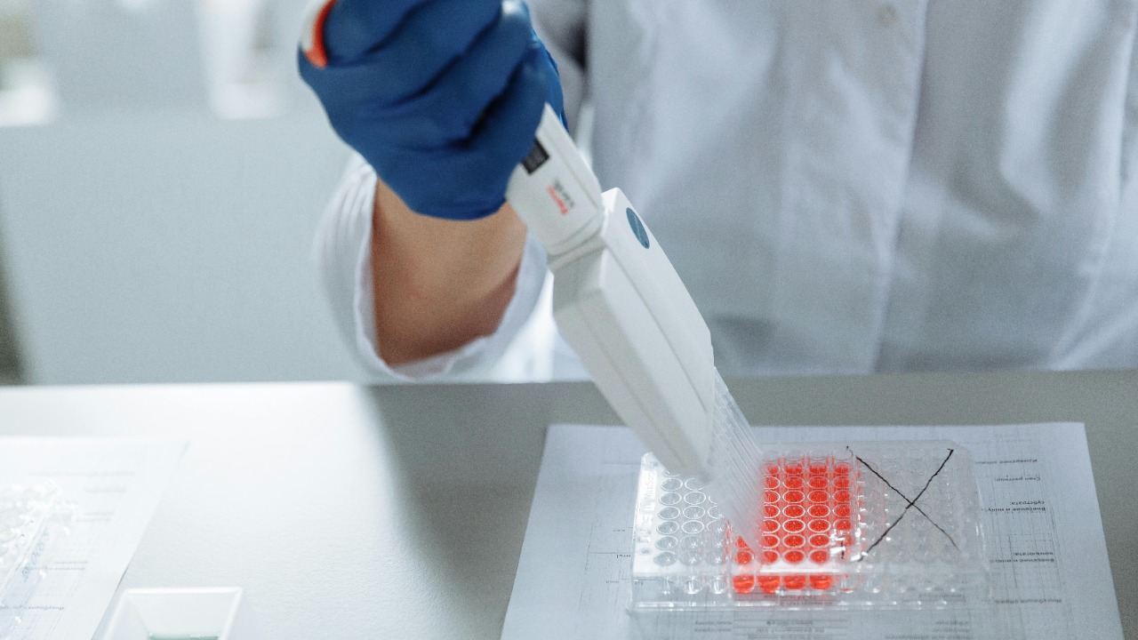 Human protein wakes dormant HIV, pushing cure research forward