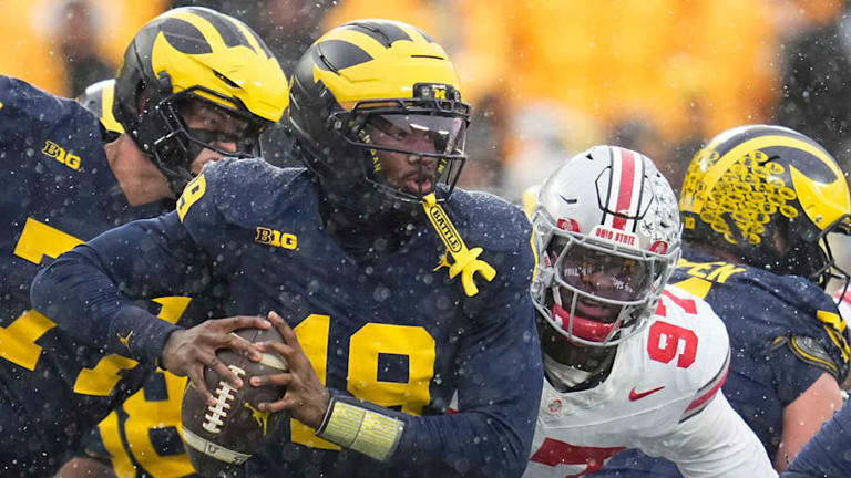 Award-winning 177-win college football HC surges as favorite to be ...