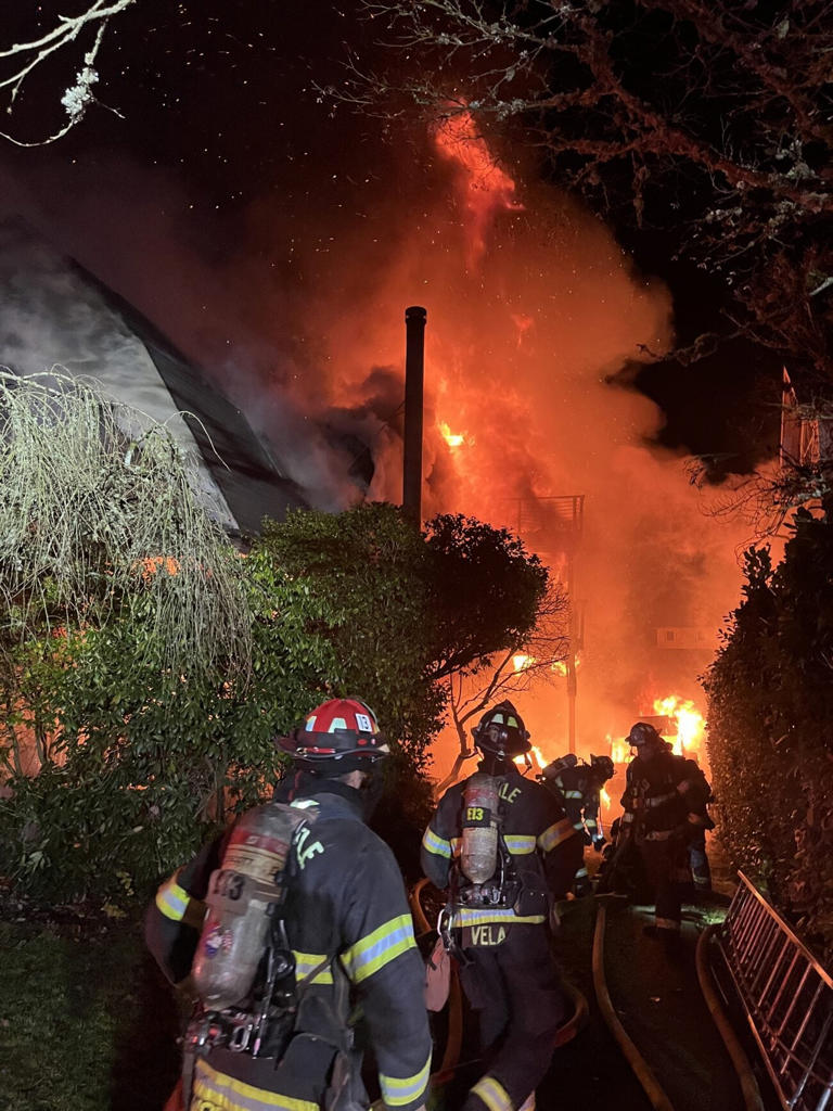 3-alarm Leschi house fire forces evacuations, knocks out power to block