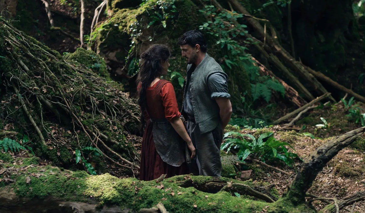 A golden (Globe nominated!) duo: Jessie Buckley and Paul Mescal's ...