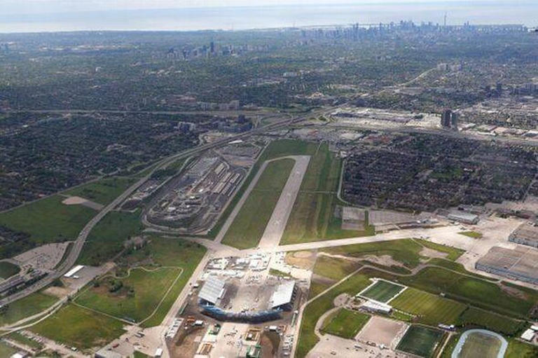 Abandoned Toronto airport set to become $40 billion city for 50,000 ...