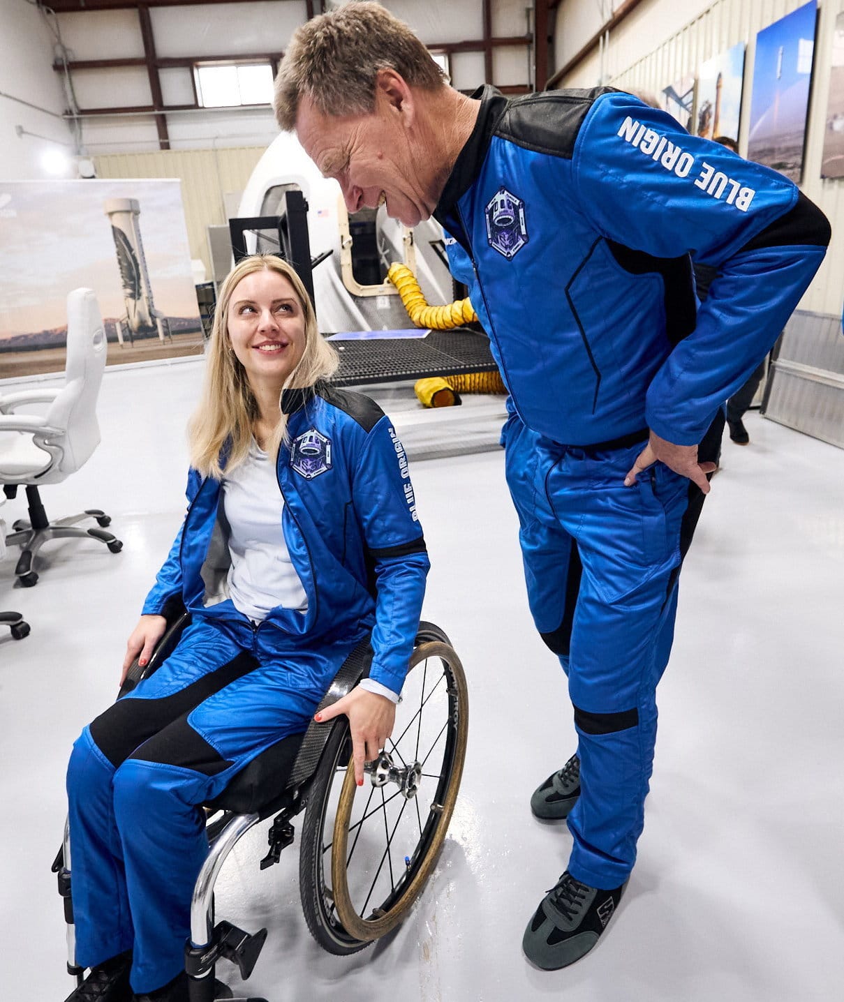 Premierenflug mit Blue Origin - diese Deutsche war 1. Rollstuhlfahrerin ...