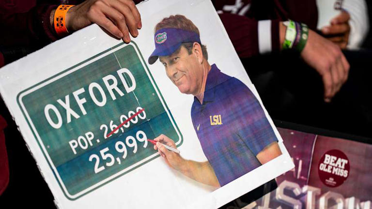 LSU coach Lane Kiffin posts obnoxious Ole Miss message before CFP game ...