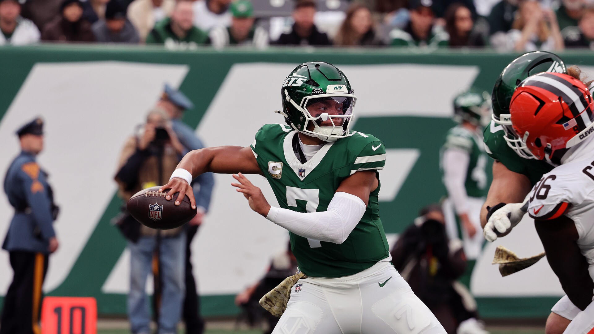 Justin Fields: I hope to play again this season, not worried about 2026