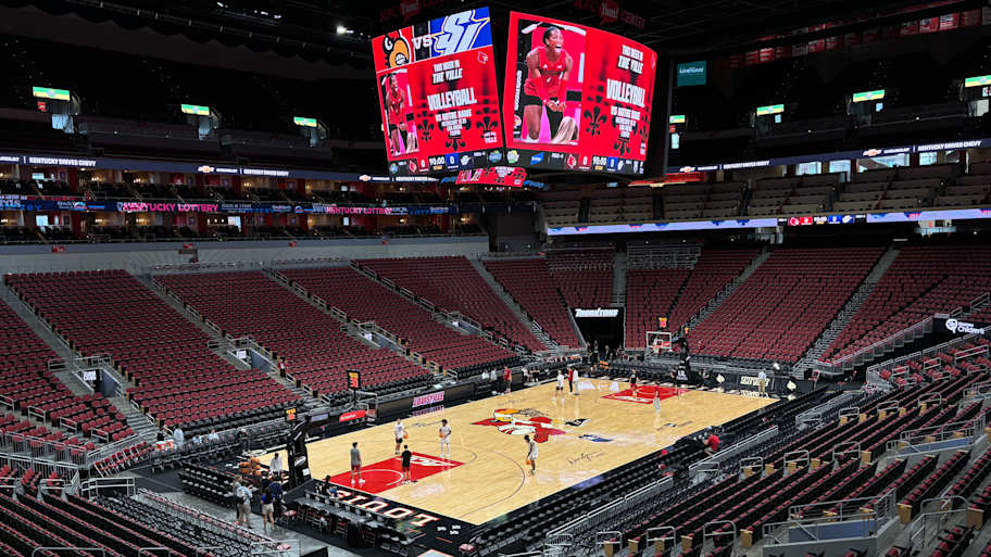 Game day live blog: Louisville vs. Montana | Game 12