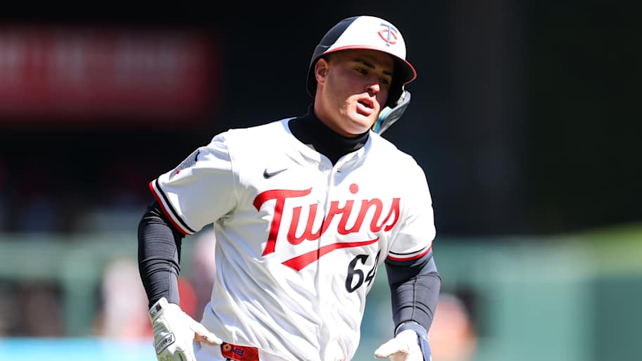 Former top-100 MLB prospect signs with Padres after 10 years in Twins ...