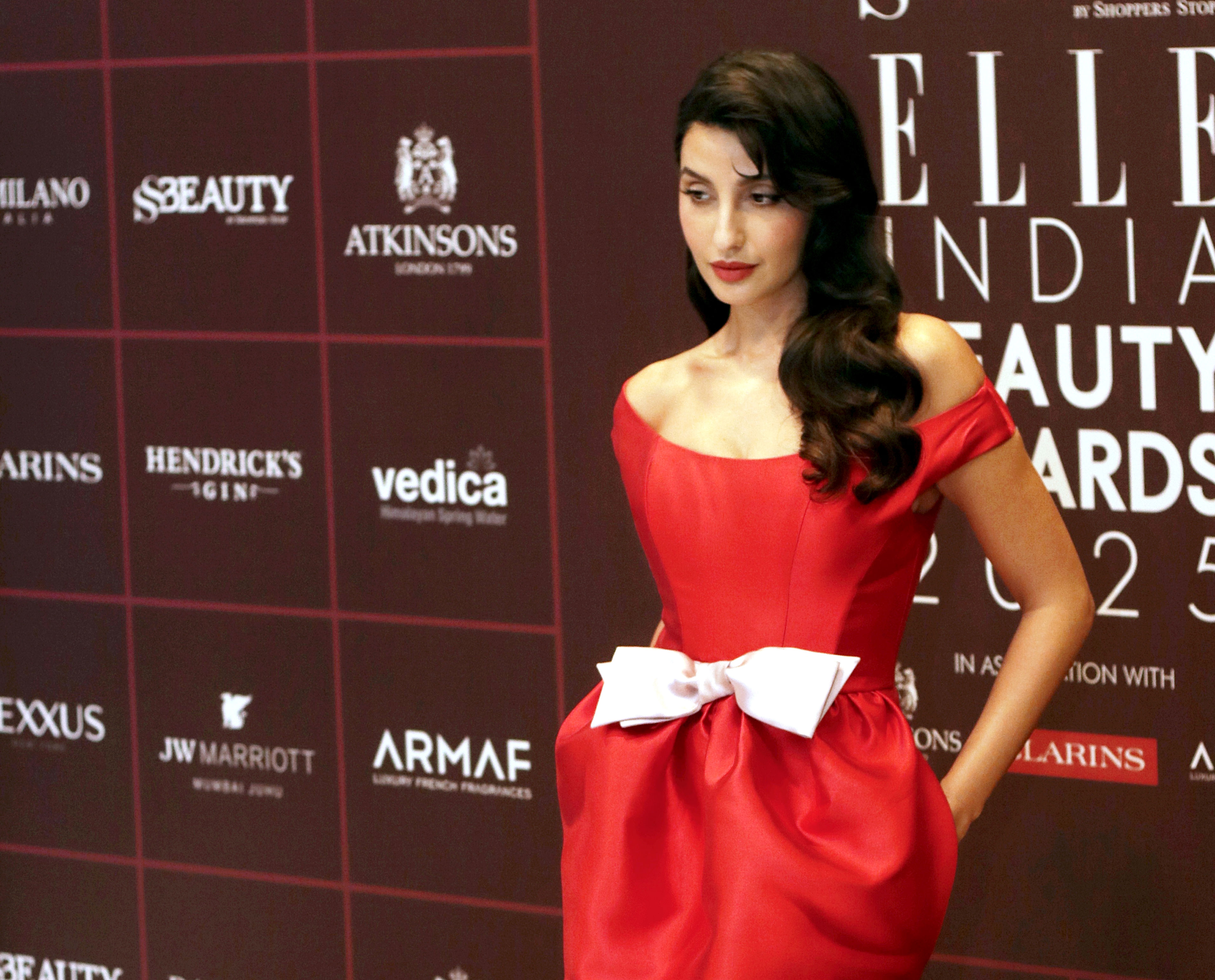 Actress Nora Fatehi sustains minor injury in car accident