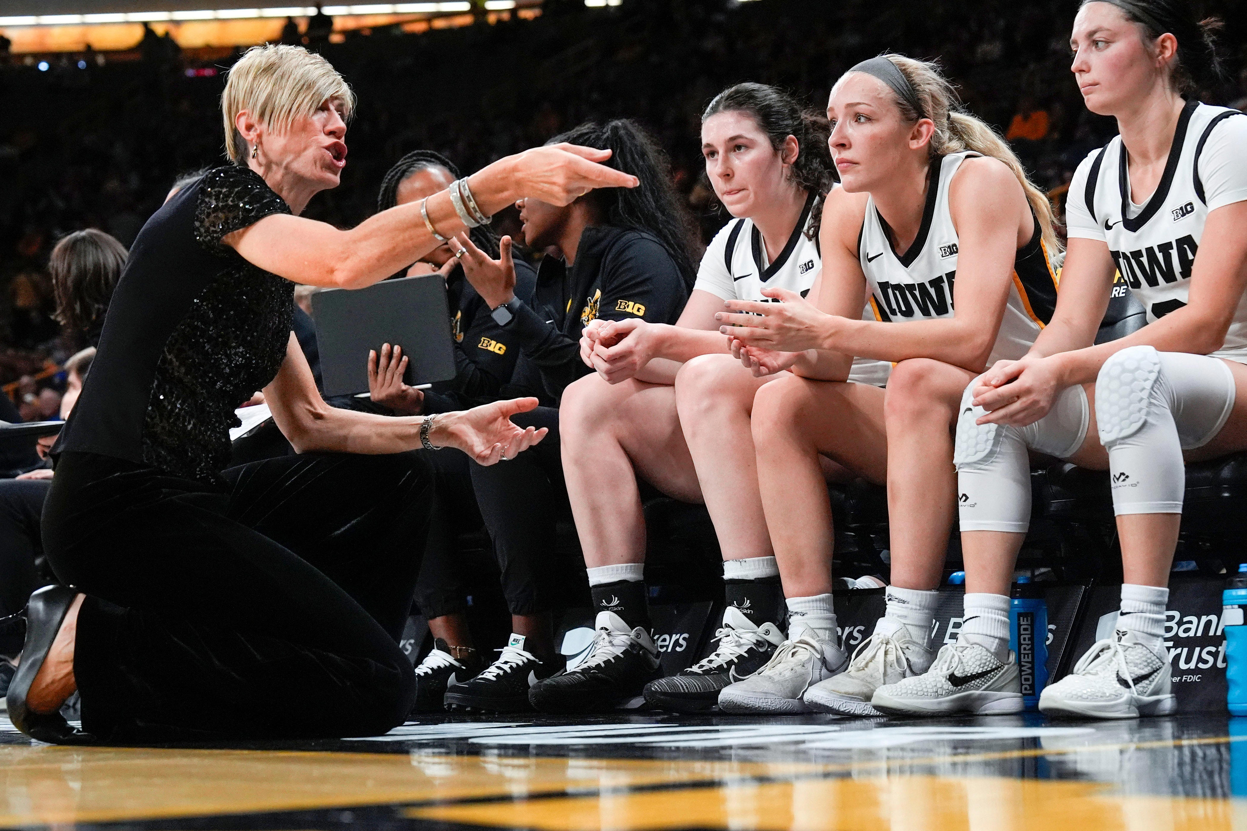 Iowa women's basketball vs. UConn: Live updates, score