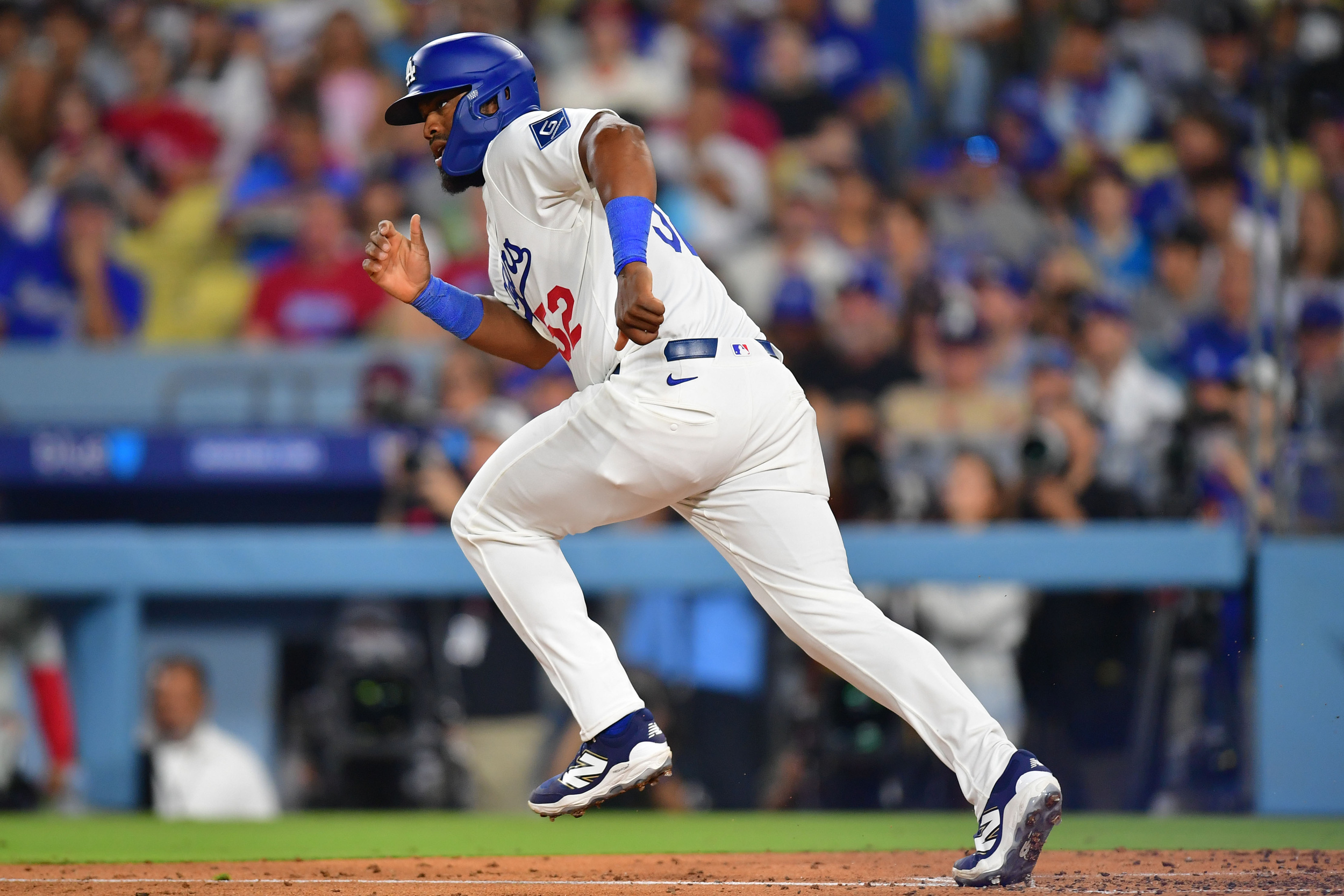 Dodgers sign Chuckie Robinson to minors contract
