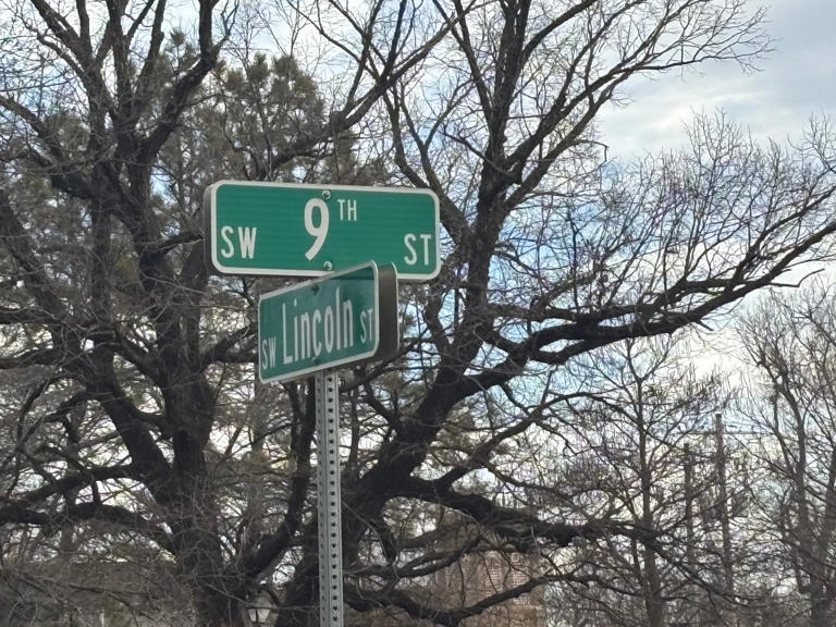 Topeka police investigate shooting leaving two deceased as a murder-suicide