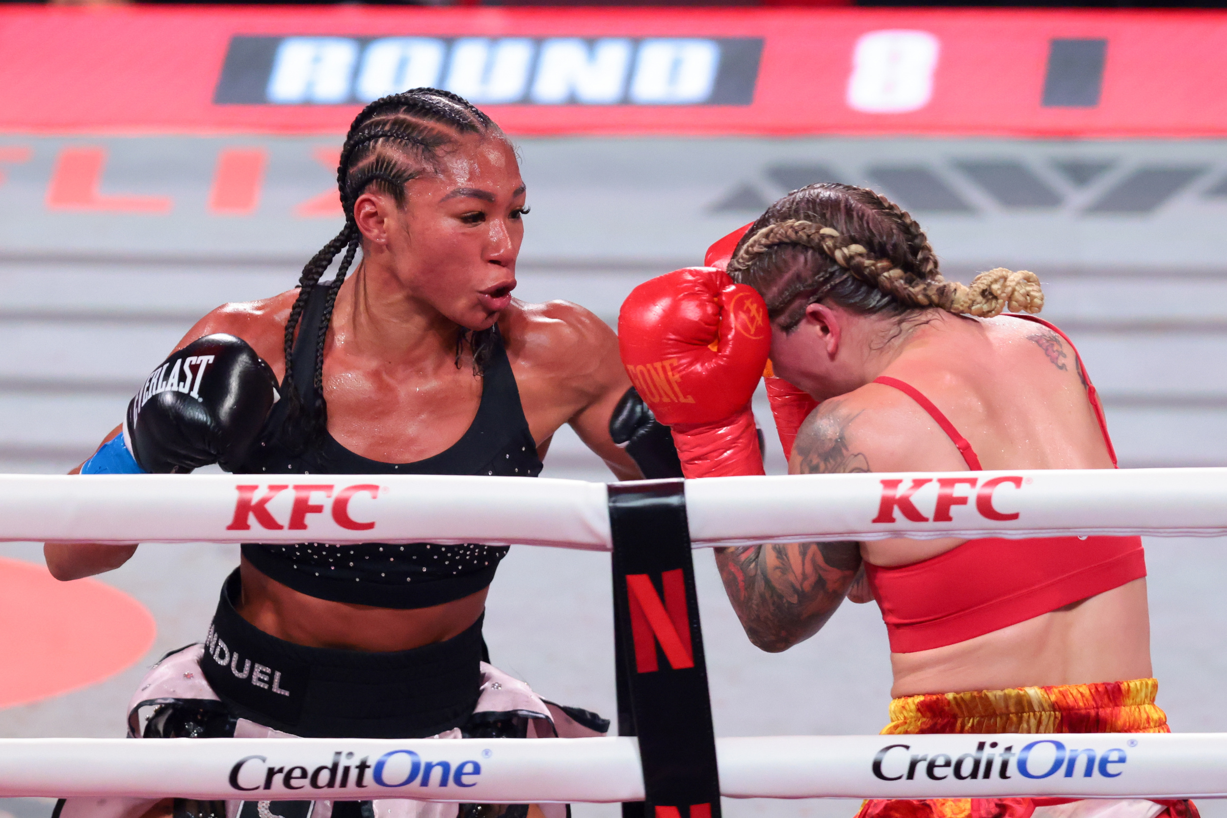 Alycia Baumgardner dominates Leila Beaudoin, scores sixth straight ...