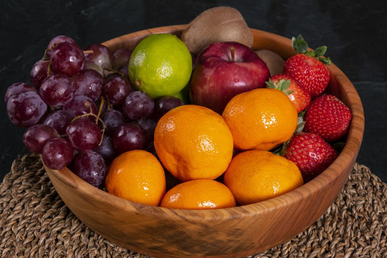 12 foods to mix into oatmeal for better energy and fullness