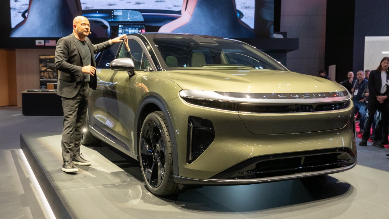 2026 Lucid Gravity aims to be the ultimate 3-row electric SUV
