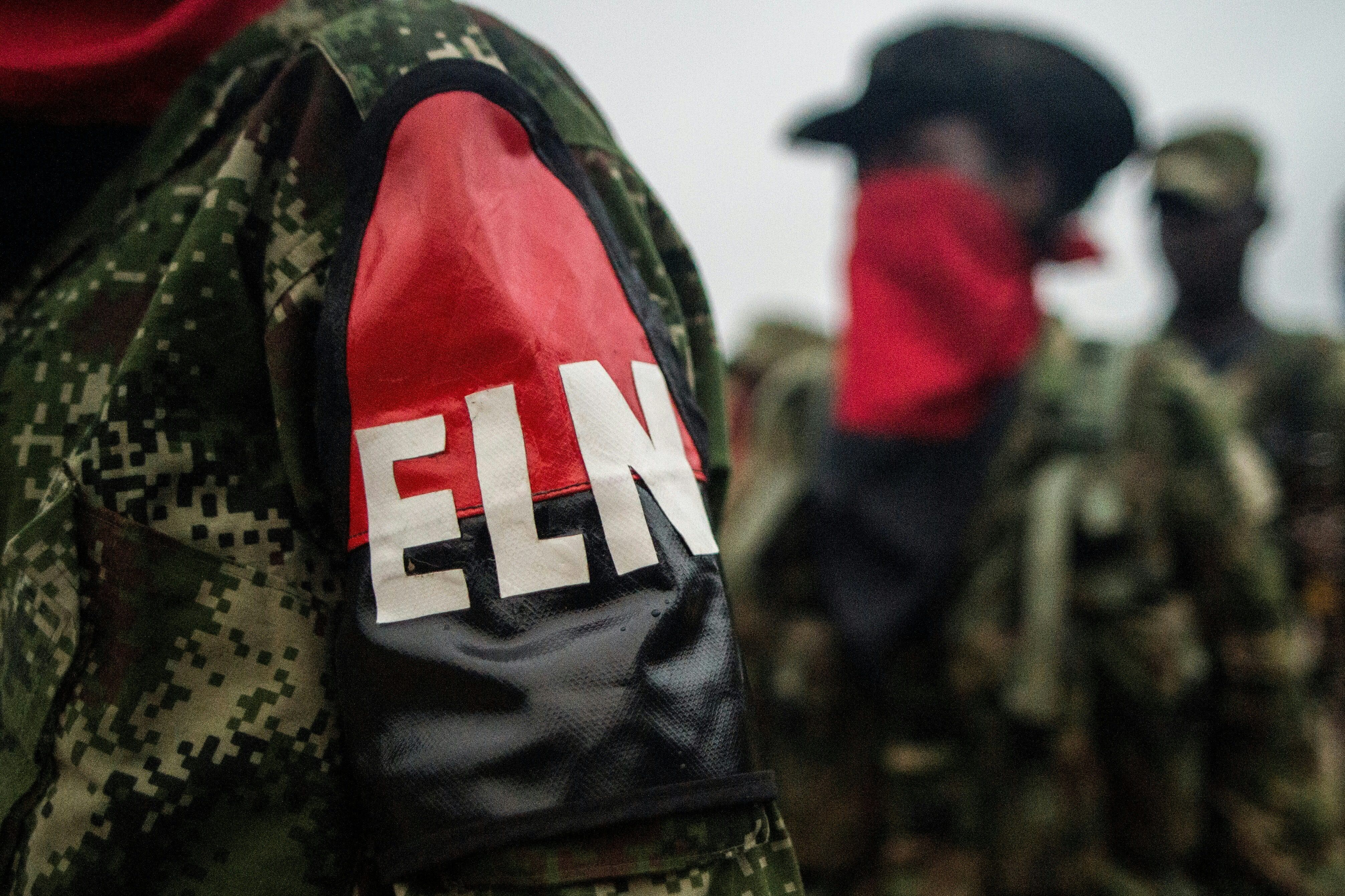 Paro armado y ataques a militares: ofensiva del ELN lo aleja (otra vez ...