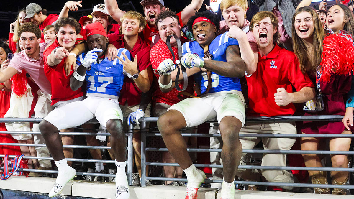 Ole Miss fans chant Pete Golding’s name amid blowout of Tulane in ...