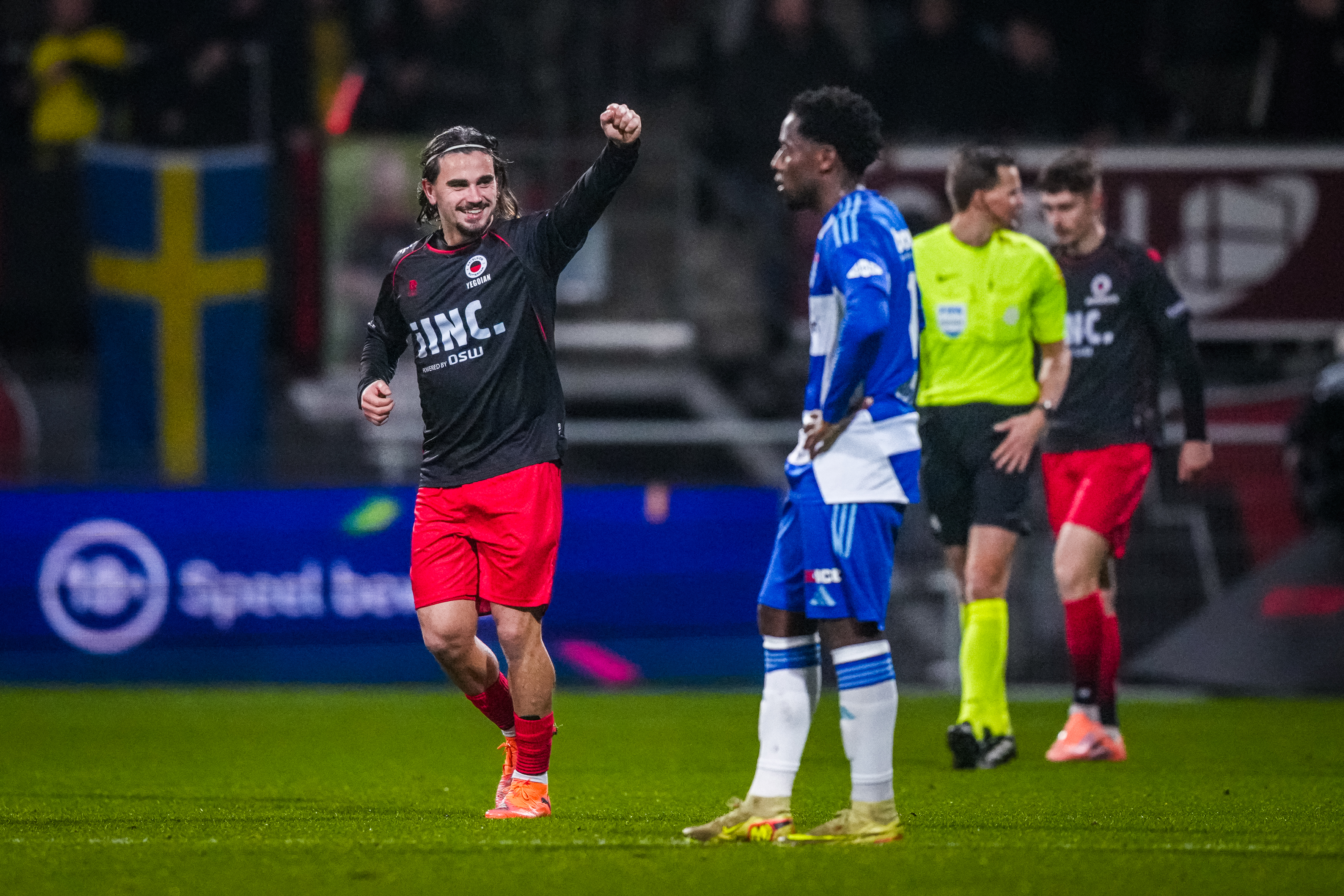 Excelsior neemt met zege op PEC meer afstand van degradatiezone