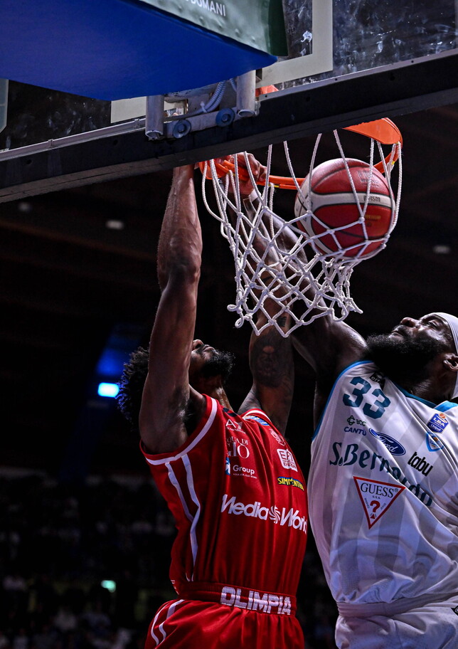 Milano vince in volata il derby con Cantù grazie a Nebo e aggancia Venezia