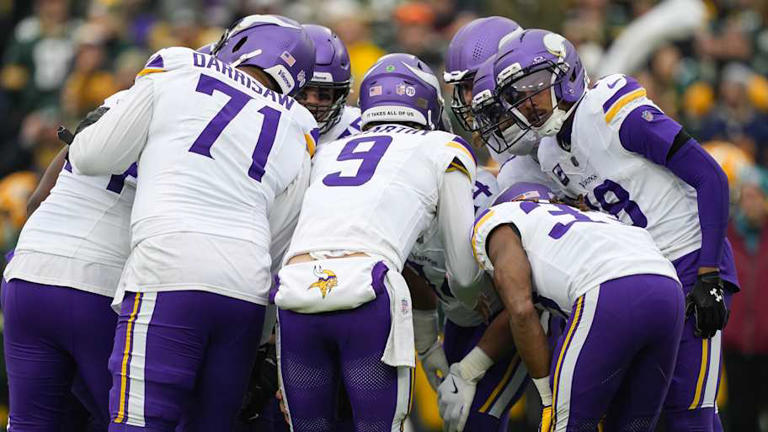Vikings’ plane destined for Newark returns to Minneapolis due to ...