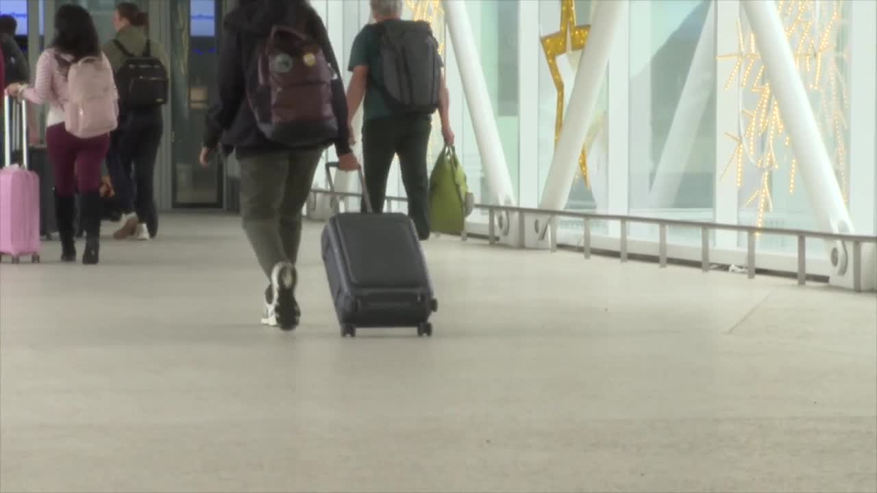 Fog causing holiday travel delays at San Diego International Airport
