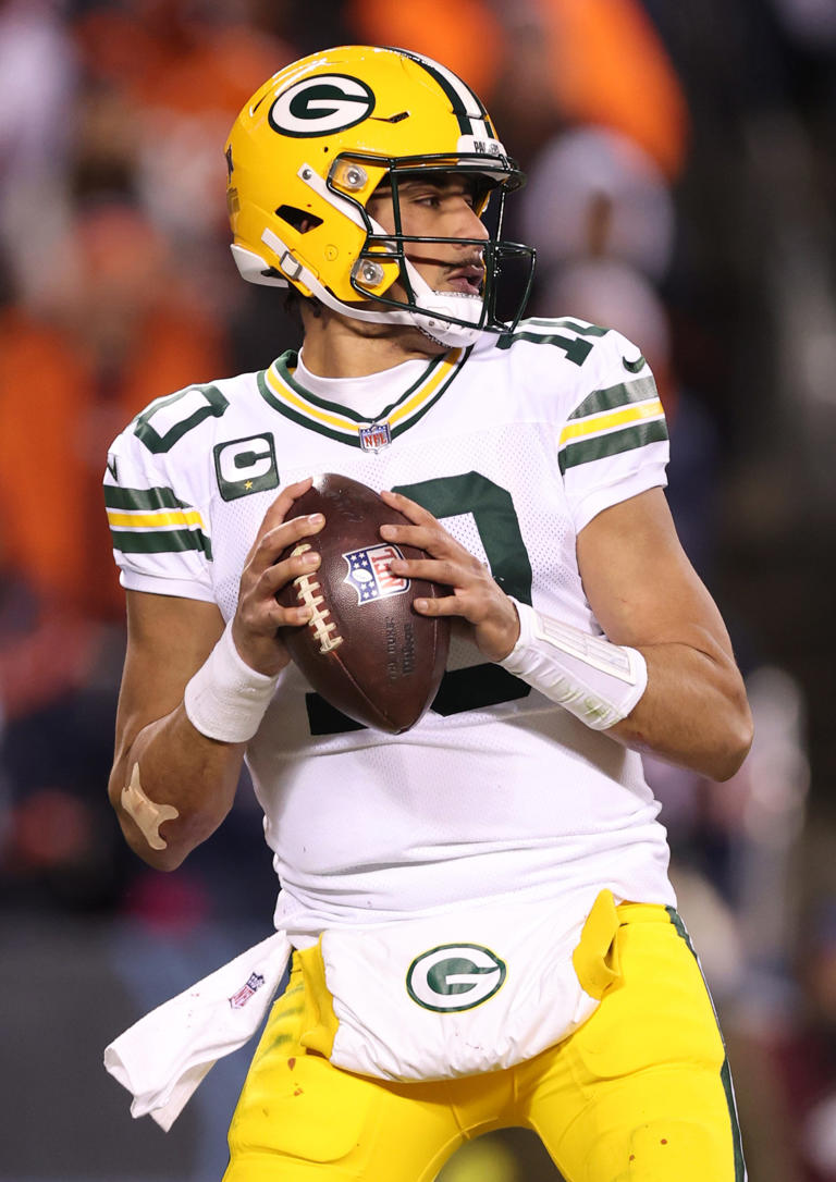 What time is Packer game tomorrow vs Bears? TV channel, playoff schedule