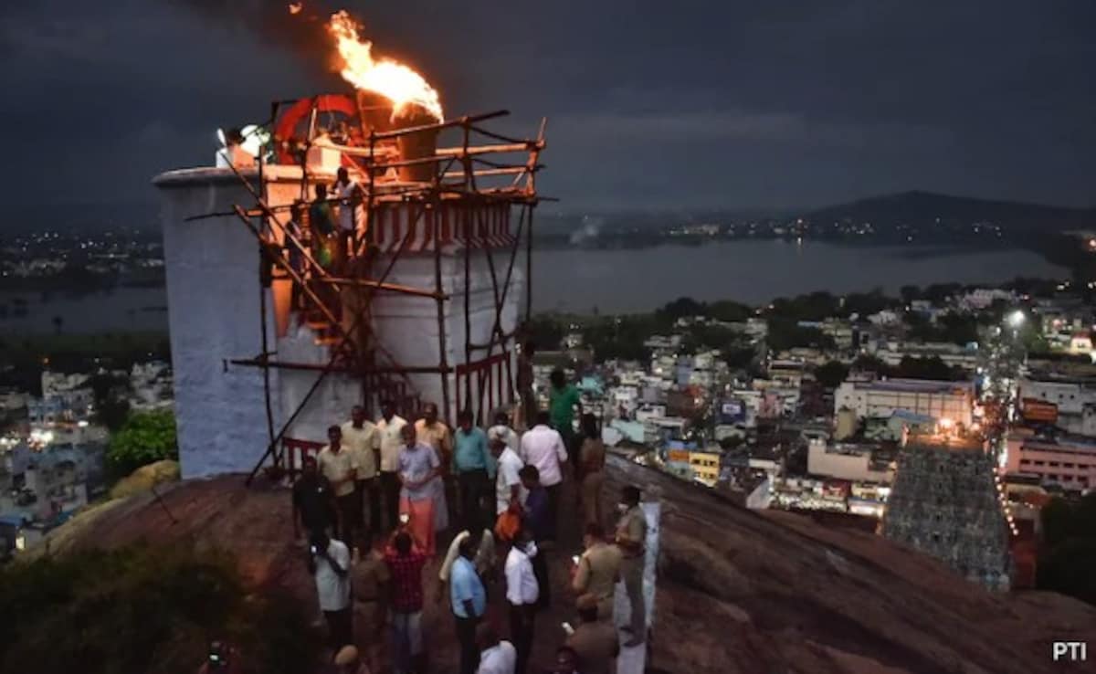 High court warns of contempt charges in Tamil Nadu Deepam row