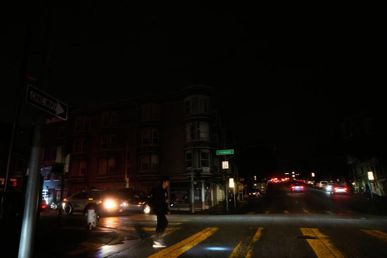 Power restored to most in San Francisco after massive outage