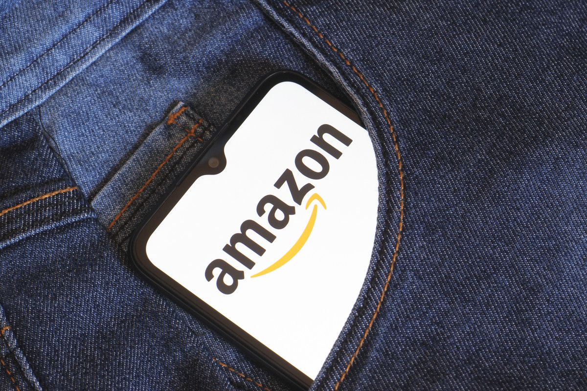 Amazon’s 'cozy' terry cloth hoodie is on sale for $8 and it belongs in ...