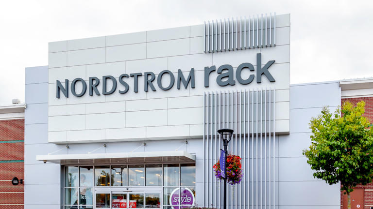 Nordstrom Rack has a 'gorgeous' and 'warm' Calvin Klein puffer jacket ...