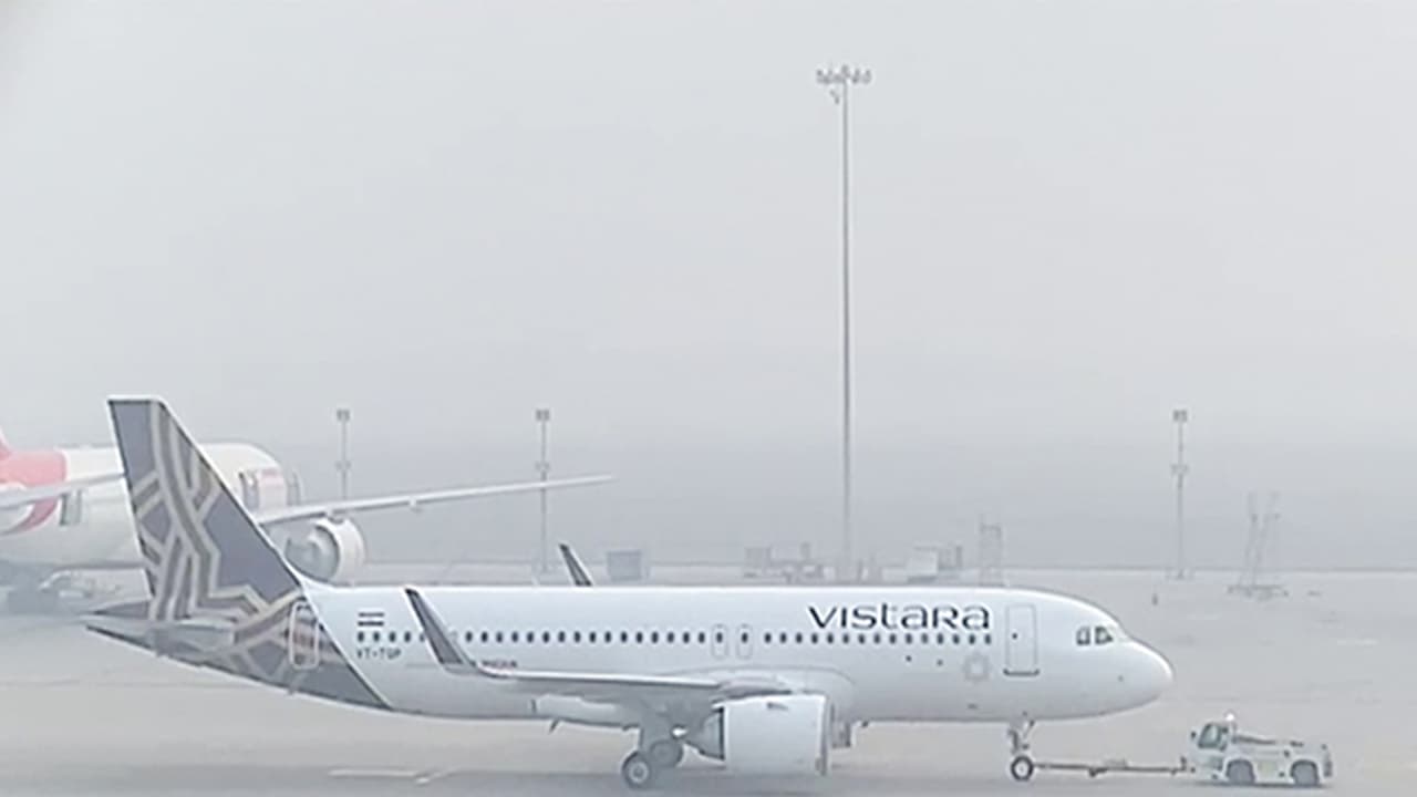 Delhi airport flights normal, but AAI issues fog warning for North India