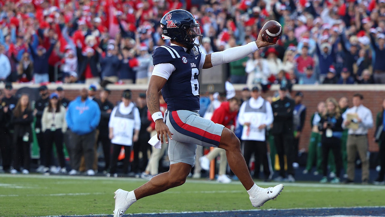 Ole Miss rolls past Tulane in College Football Playoff debut after Lane ...