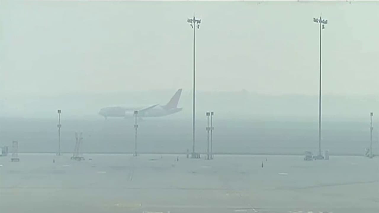 AAI issues fog advisory for North India, warns of flight disruptions