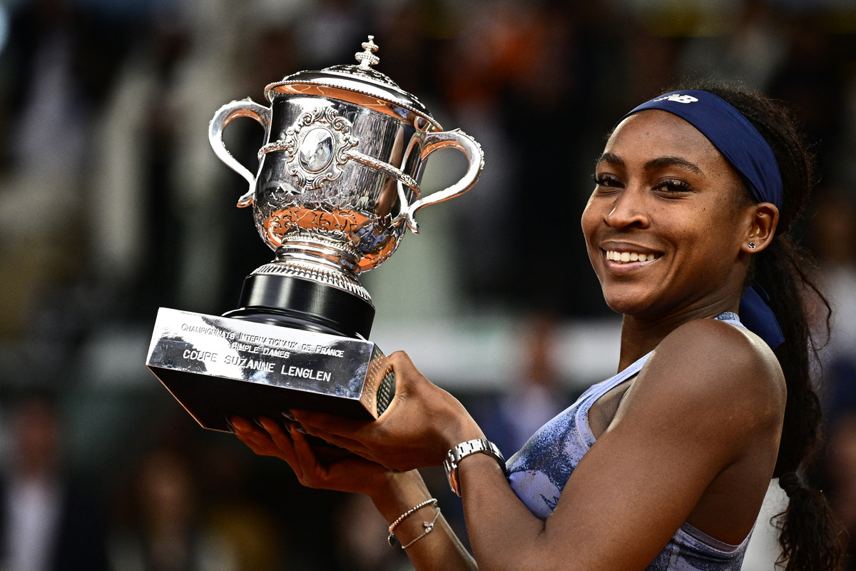 Coco Gauff battles back to snag first French Open crown!