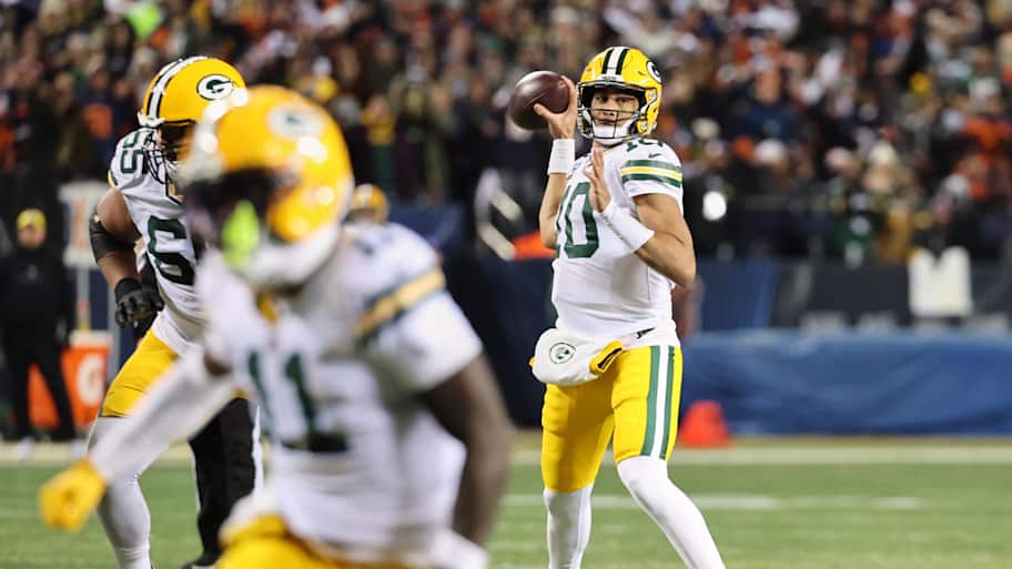 Bears' Austin Booker wrongly labeled 'dirty' for hit on Packers' QB ...