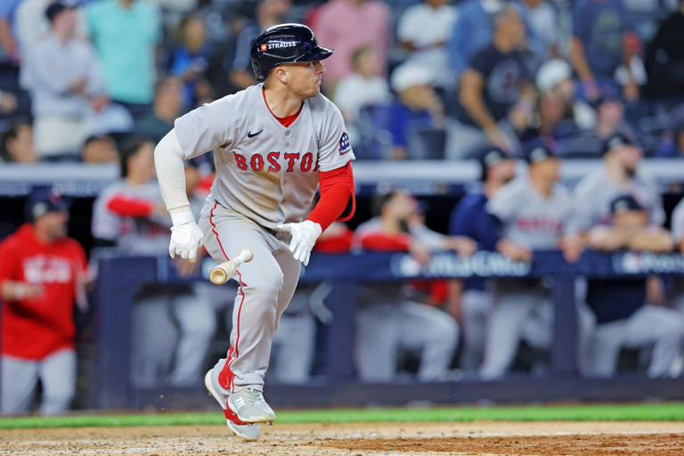 Jeff Passan: 'Blue Jays very much in the mix for Alex Bregman'